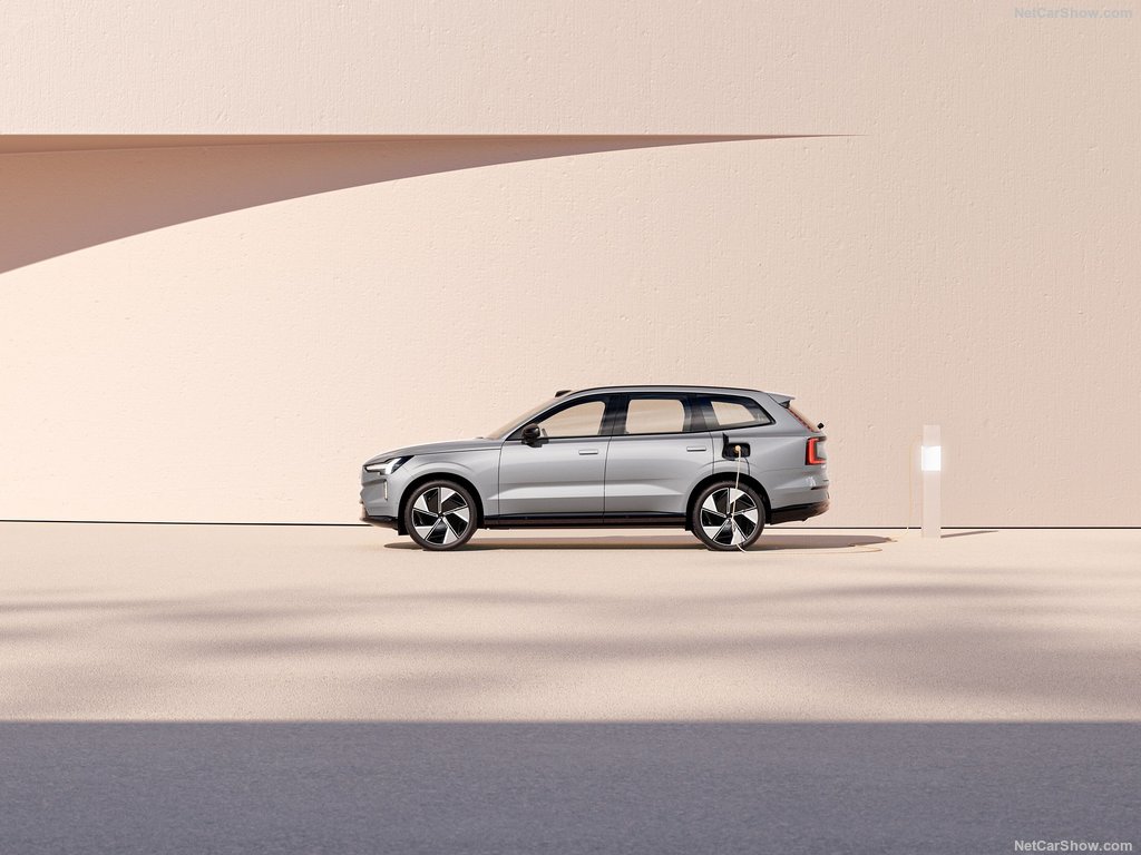 Volvo EX90 2023, la suite du XC90 en version 100% électrique